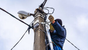 Choosing the Right Guy Wires: A Comprehensive Guide